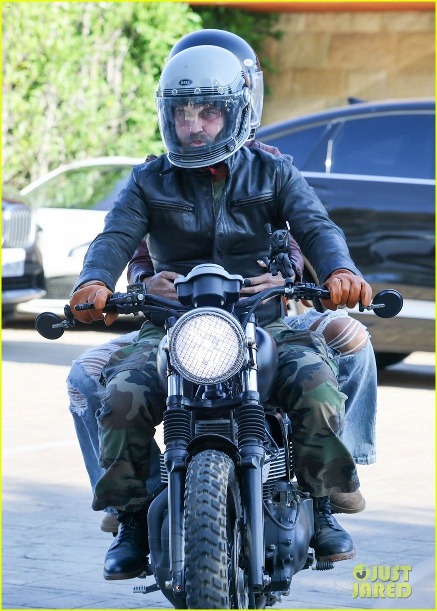 Gerard Butler & Longtime Girlfriend Morgan Brown Spotted on Weekend ...