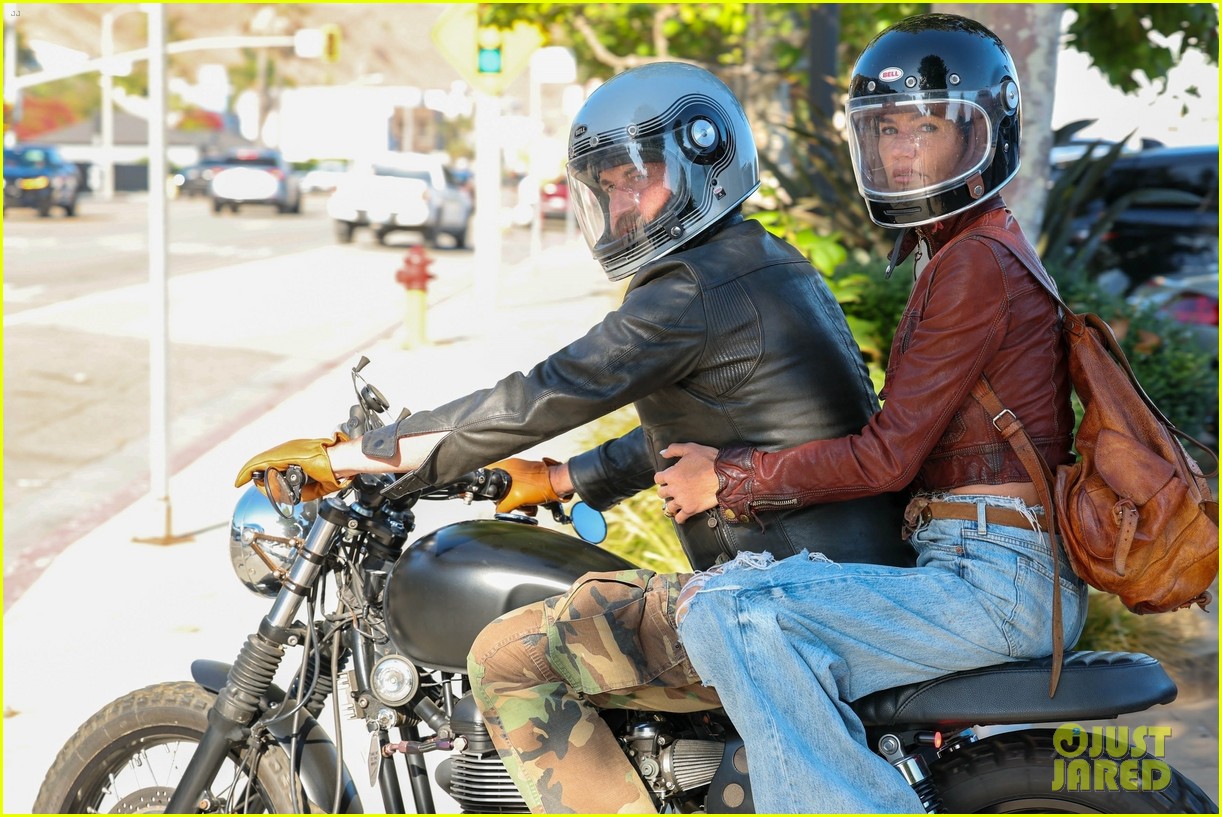 Gerard Butler & Longtime Girlfriend Morgan Brown Spotted on Weekend ...