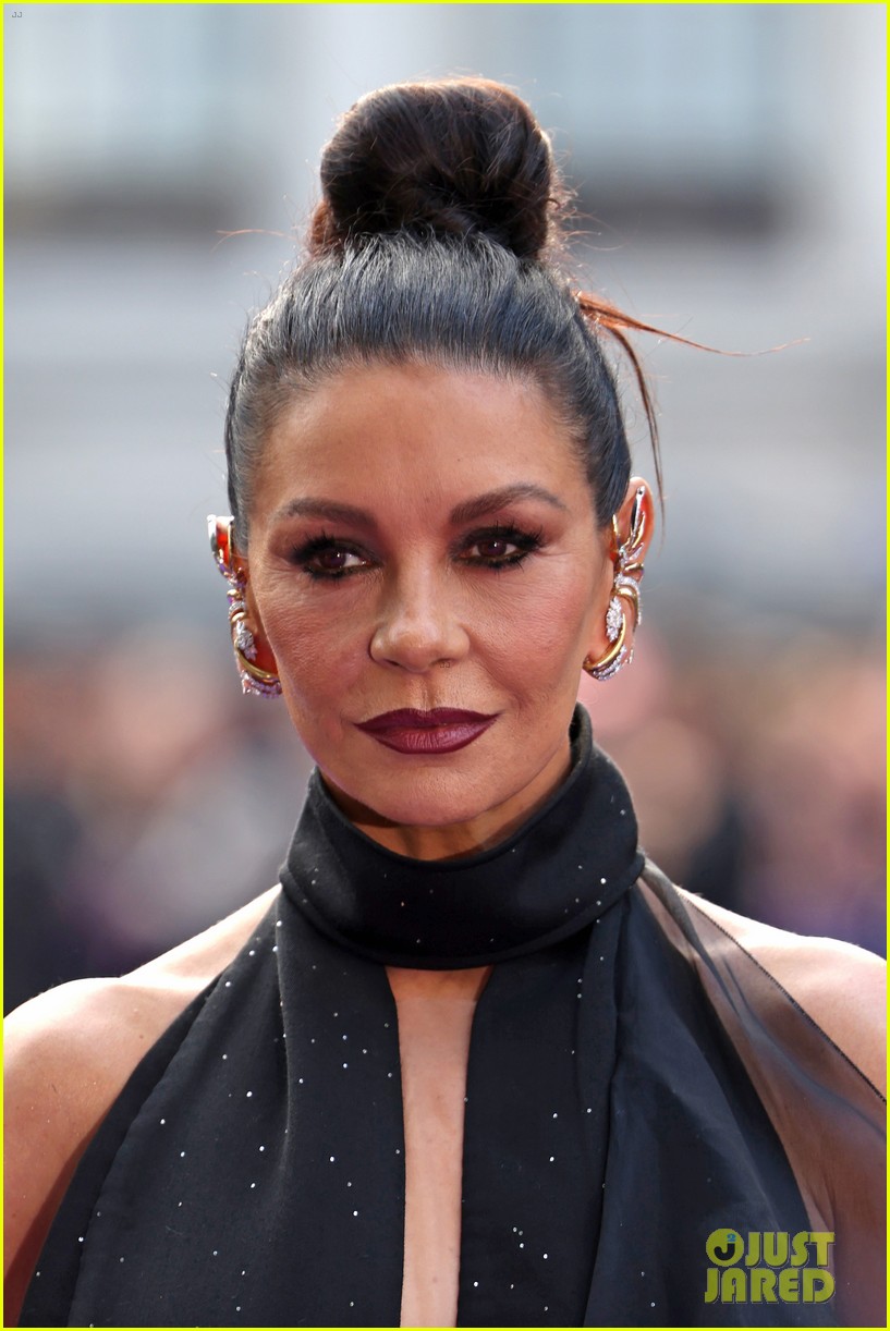 Catherine Zeta-Jones Brings Adorable Niece Ava to 'Wednesday' Season 2 ...