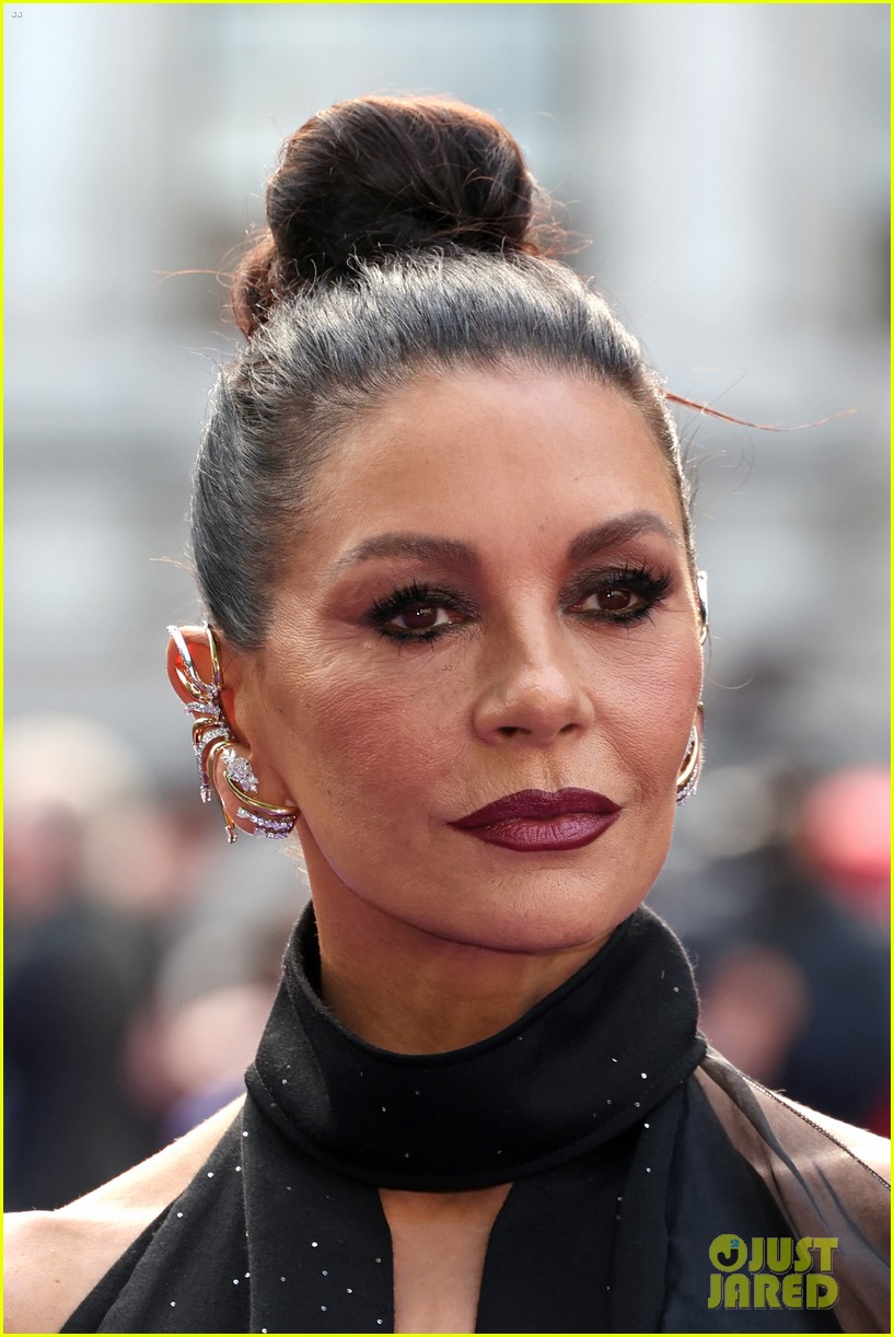 Catherine Zeta-Jones Brings Adorable Niece Ava to 'Wednesday' Season 2 ...