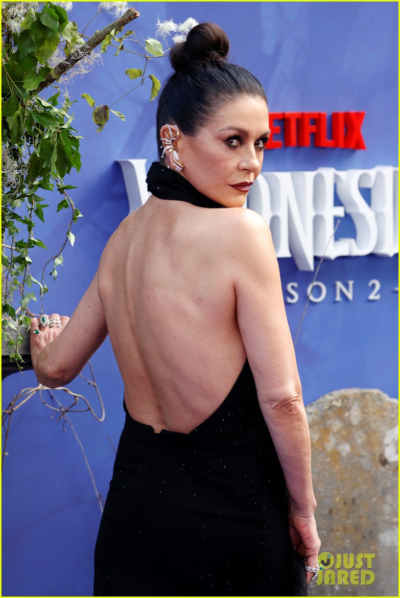 Catherine Zeta-Jones Brings Adorable Niece Ava to 'Wednesday' Season 2 ...