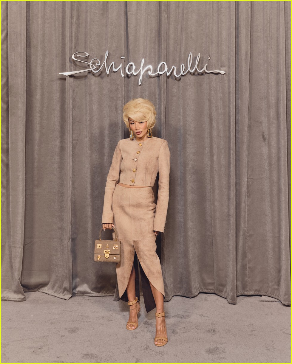 Dua Lipa Snaps Selfies With Karol G & Hunter Schafer at Schiaparelli ...