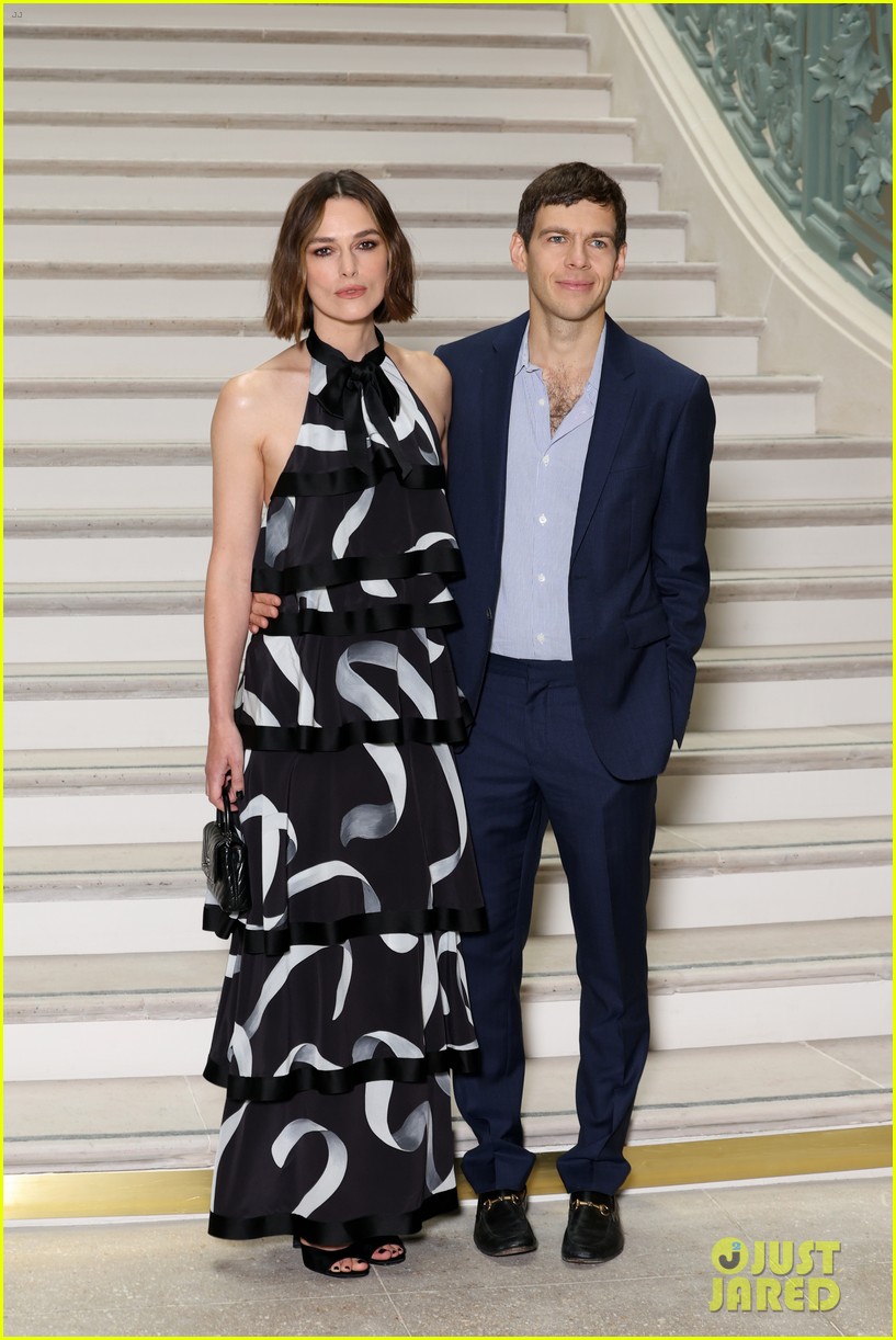 Chanel's Star-Studded Fashion Week Show Brings Out Gracie Abrams, Lorde ...