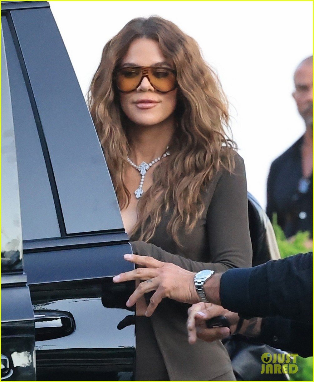 Khloe Kardashian & Kris Jenner Step Out to Celebrate Cousin Cici Bussey ...