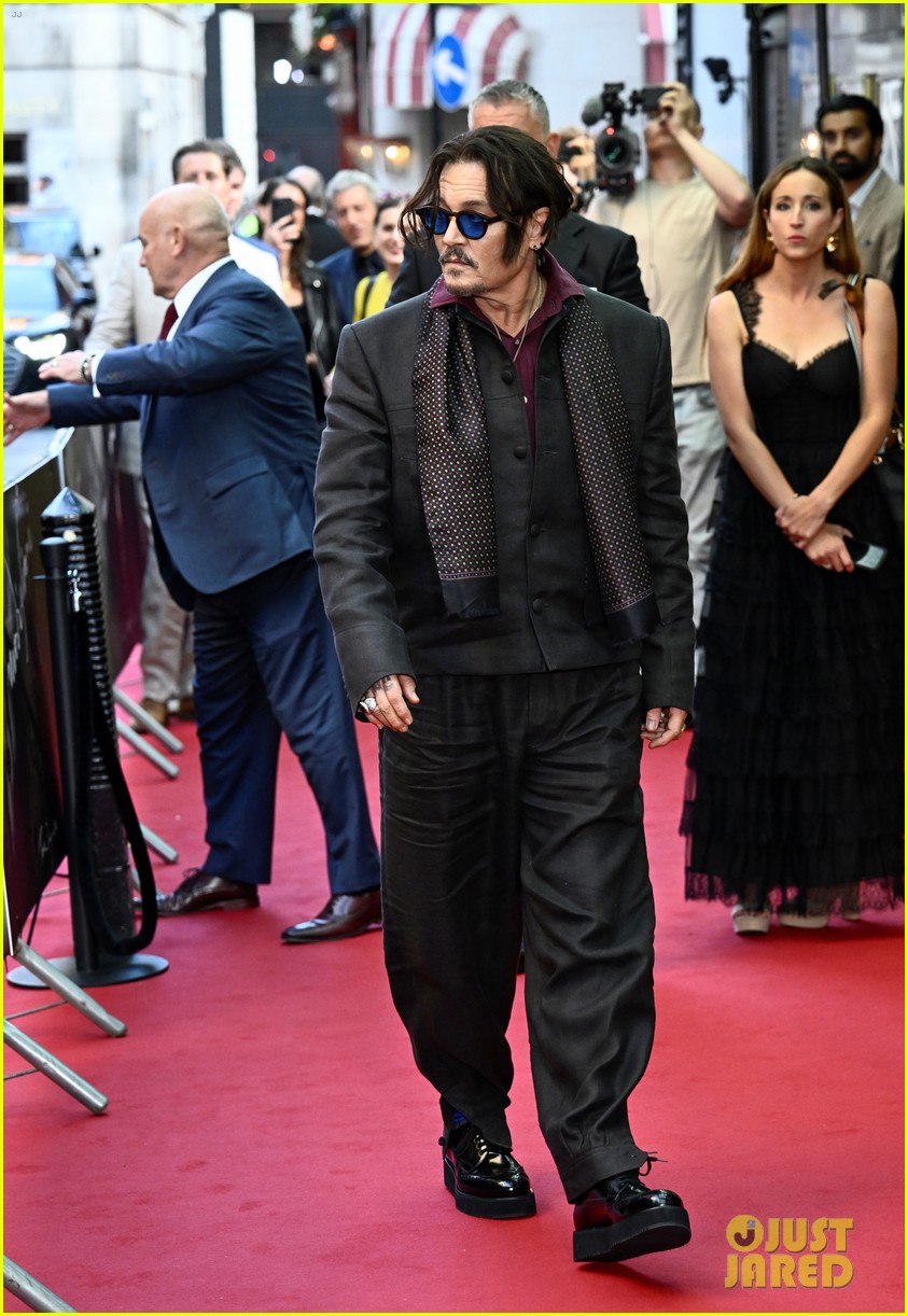 Johnny Depp Premieres New Movie 'Modì' in London; Charlie Hunnam Shows ...