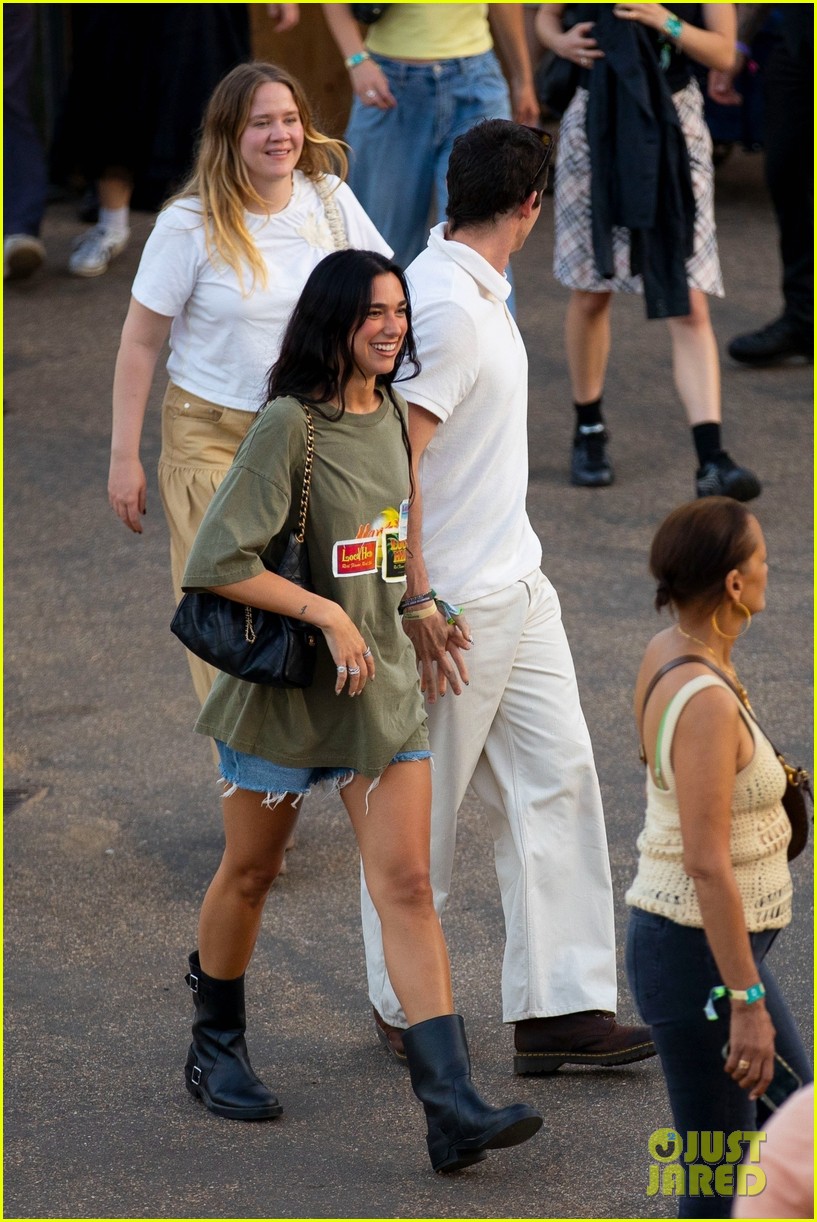 Dua Lipa & Fiance Callum Turner Flaunt Cute PDA During Music Festival ...