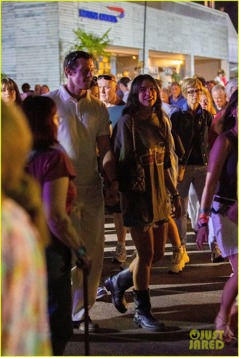 Dua Lipa & Fiance Callum Turner Flaunt Cute PDA During Music Festival ...