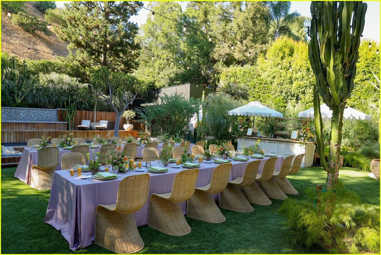 Hilary Duff Hosts a Garden Party at Home to Celebrate the New Fragrance ...