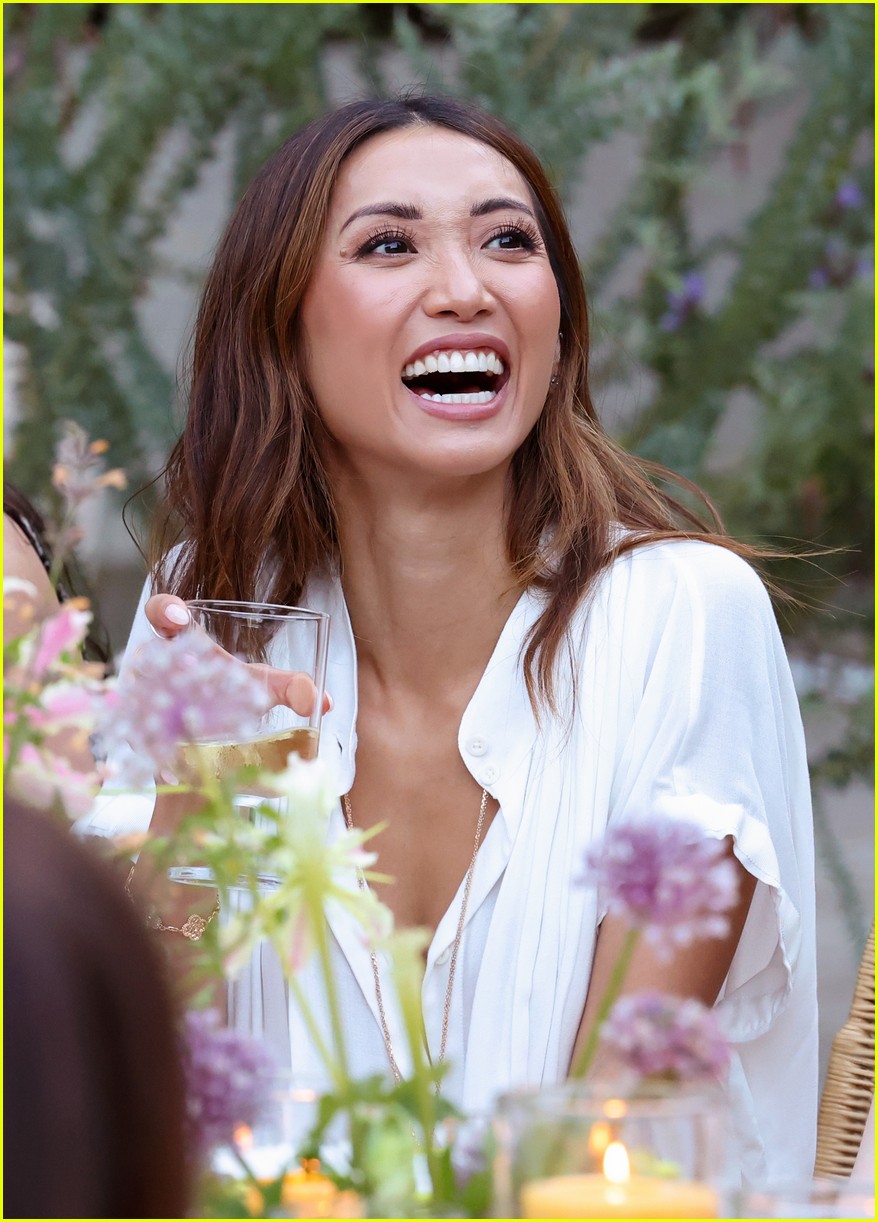 Hilary Duff Hosts a Garden Party at Home to Celebrate the New Fragrance ...