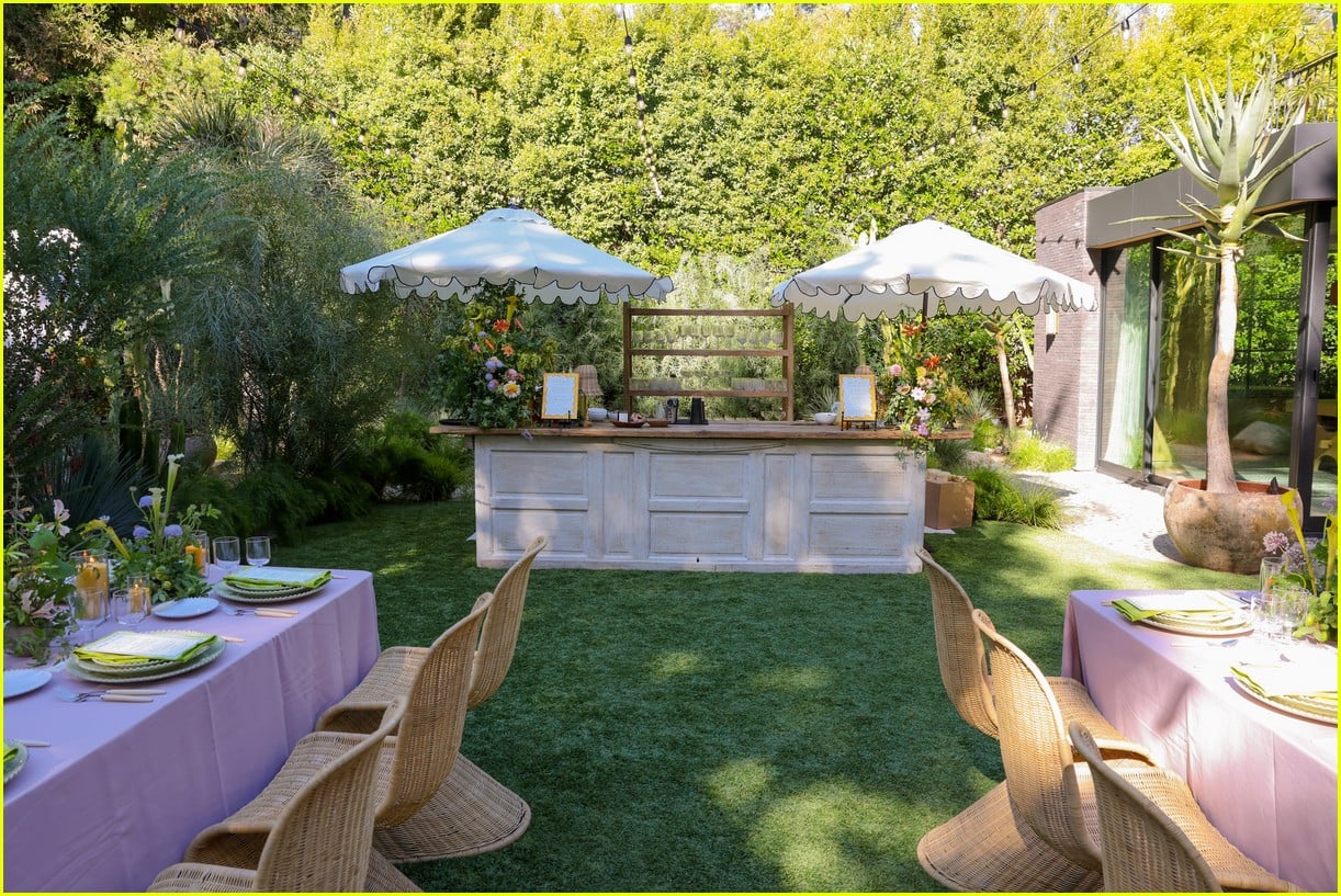 Hilary Duff Hosts a Garden Party at Home to Celebrate the New Fragrance ...