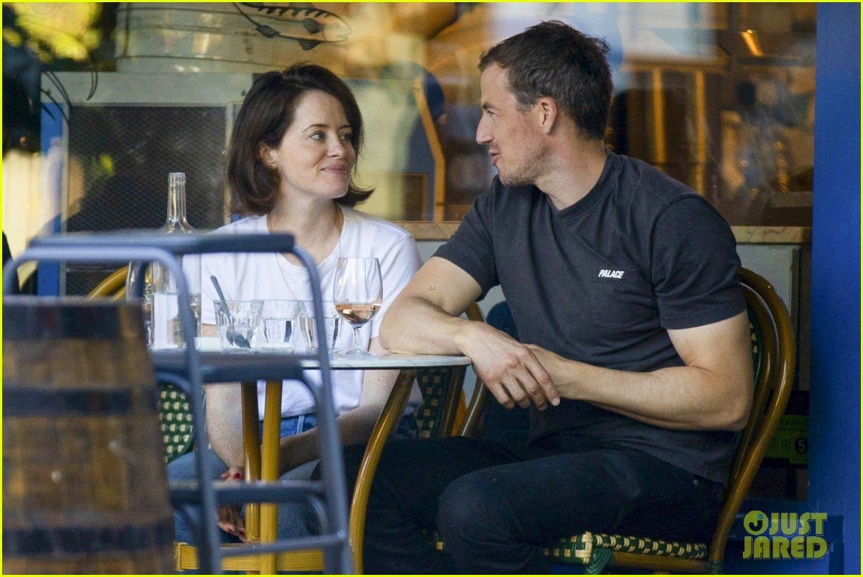 Claire Foy Still Going Strong with Boyfriend Charlie Cunningham, Spotted Looking So Cute ...