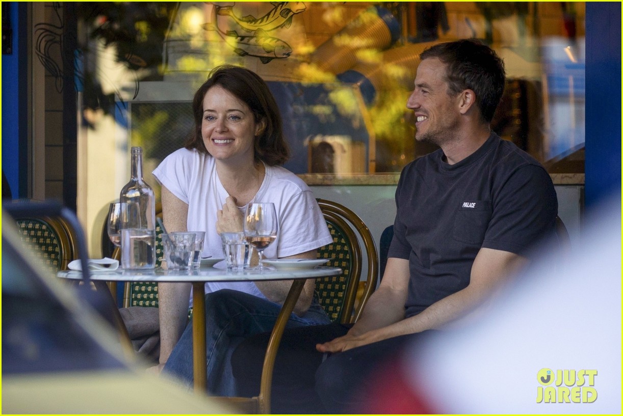 Claire Foy Still Going Strong with Boyfriend Charlie Cunningham, Spotted Looking So Cute ...