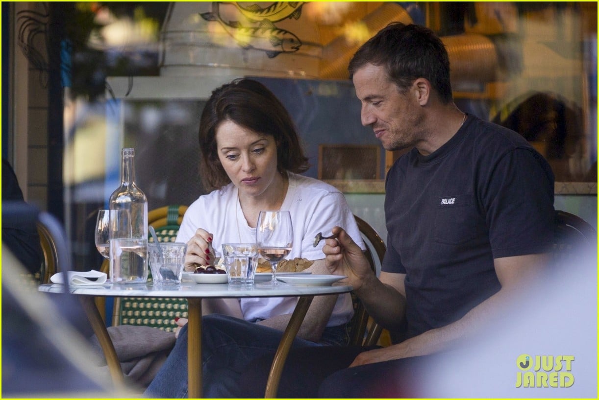 Claire Foy Still Going Strong with Boyfriend Charlie Cunningham, Spotted Looking So Cute ...