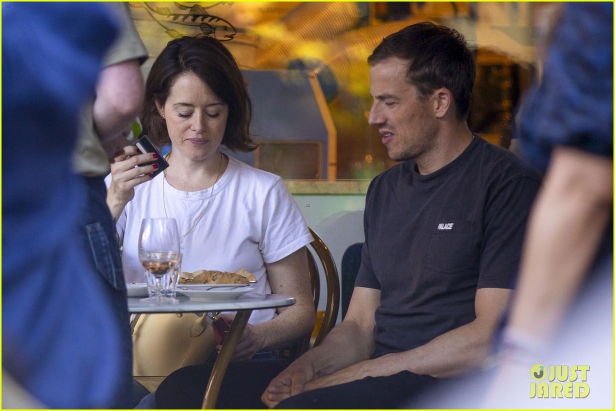 Claire Foy Still Going Strong with Boyfriend Charlie Cunningham, Spotted Looking So Cute ...