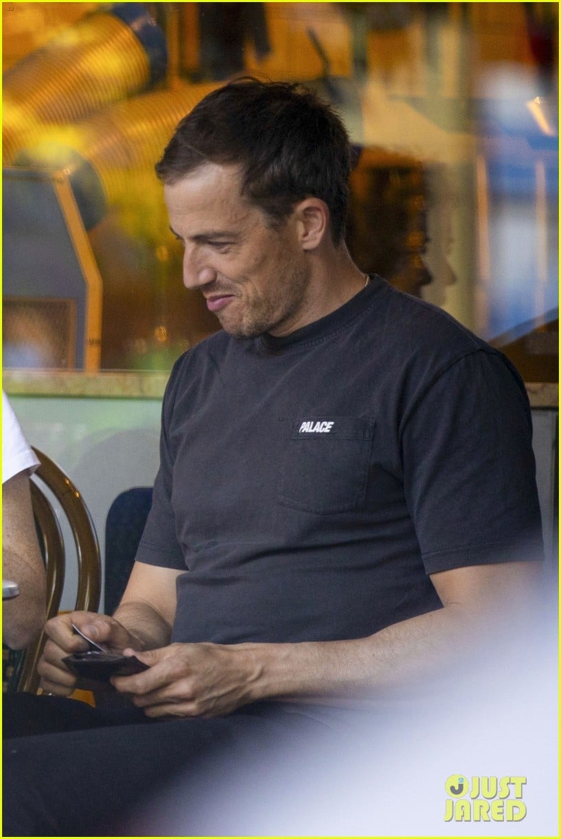 Claire Foy Still Going Strong with Boyfriend Charlie Cunningham, Spotted Looking So Cute ...