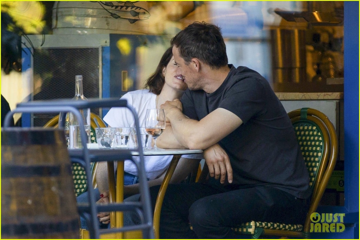 Claire Foy Still Going Strong with Boyfriend Charlie Cunningham, Spotted Looking So Cute ...