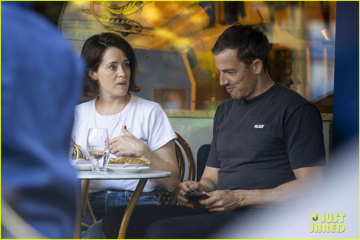Claire Foy Still Going Strong with Boyfriend Charlie Cunningham, Spotted Looking So Cute ...