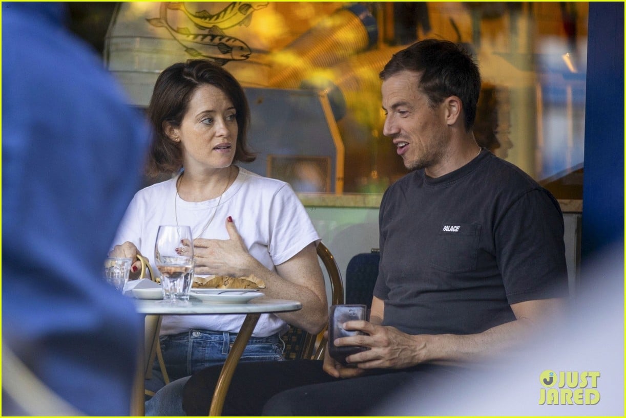 Claire Foy Still Going Strong with Boyfriend Charlie Cunningham, Spotted Looking So Cute ...