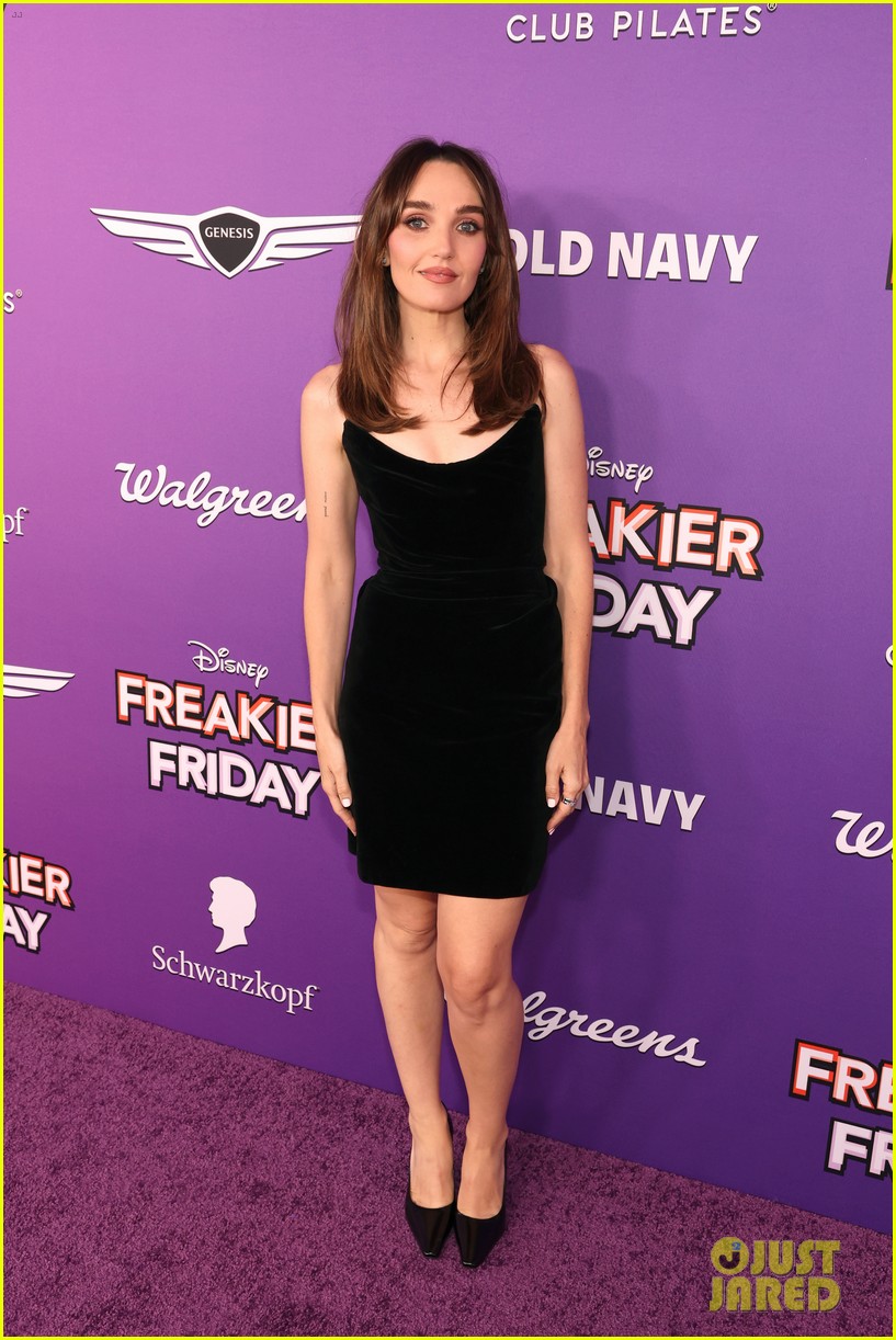 Lindsay Lohan Has a 'Parent Trap' Reunion at 'Freakier Friday' Los Angeles Premiere: Photo ...