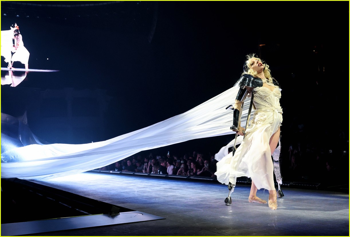 Lady Gaga's 'The Mayhem Ball Tour' Is the Must-See Theatrical Spectacle ...