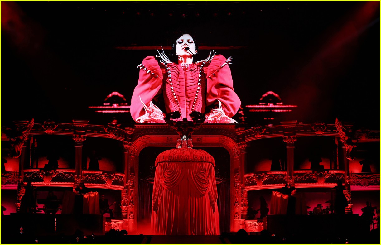 Lady Gaga's 'The Mayhem Ball Tour' Is the Must-See Theatrical Spectacle of the Season: Photo ...