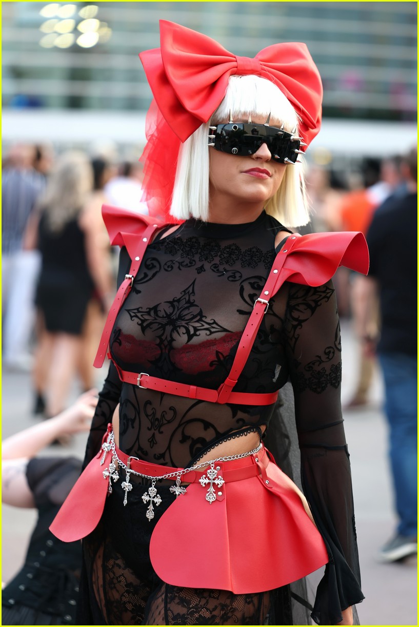 Lady Gaga's 'The Mayhem Ball Tour' Is the Must-See Theatrical Spectacle ...