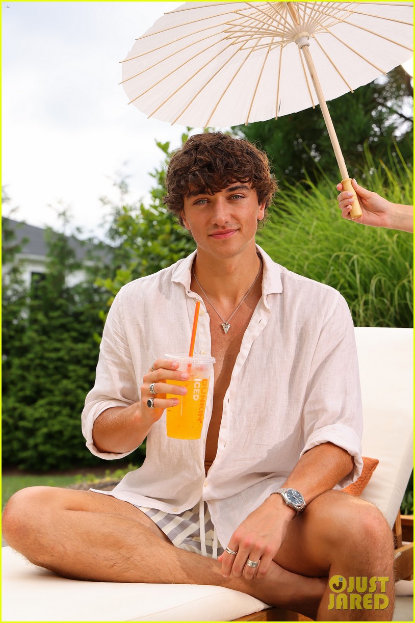 The Summer I Turned Pretty's Gavin Casalegno Stars in New Dunkin' Campaign as Their 'King of ...