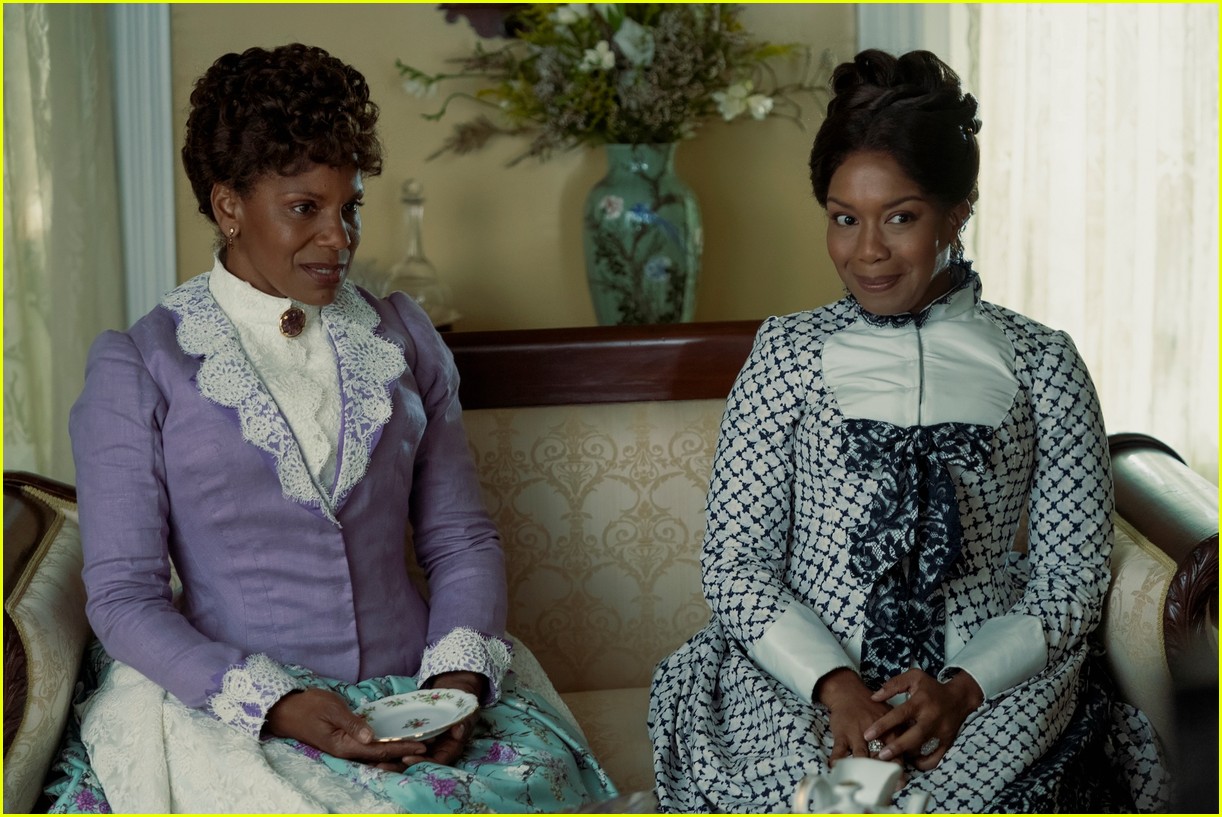 'The Gilded Age' Season 3, Episode 3 Stills Tease a Lot of Bertha & George Moments Amid Her Duke ...