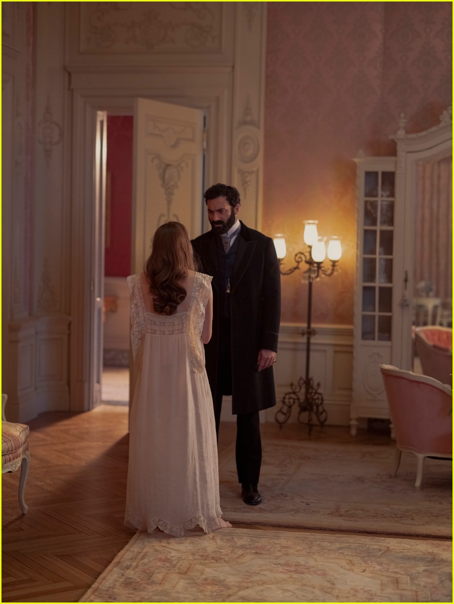 'The Gilded Age' Season 3, Episode 3 Stills Tease a Lot of Bertha ...