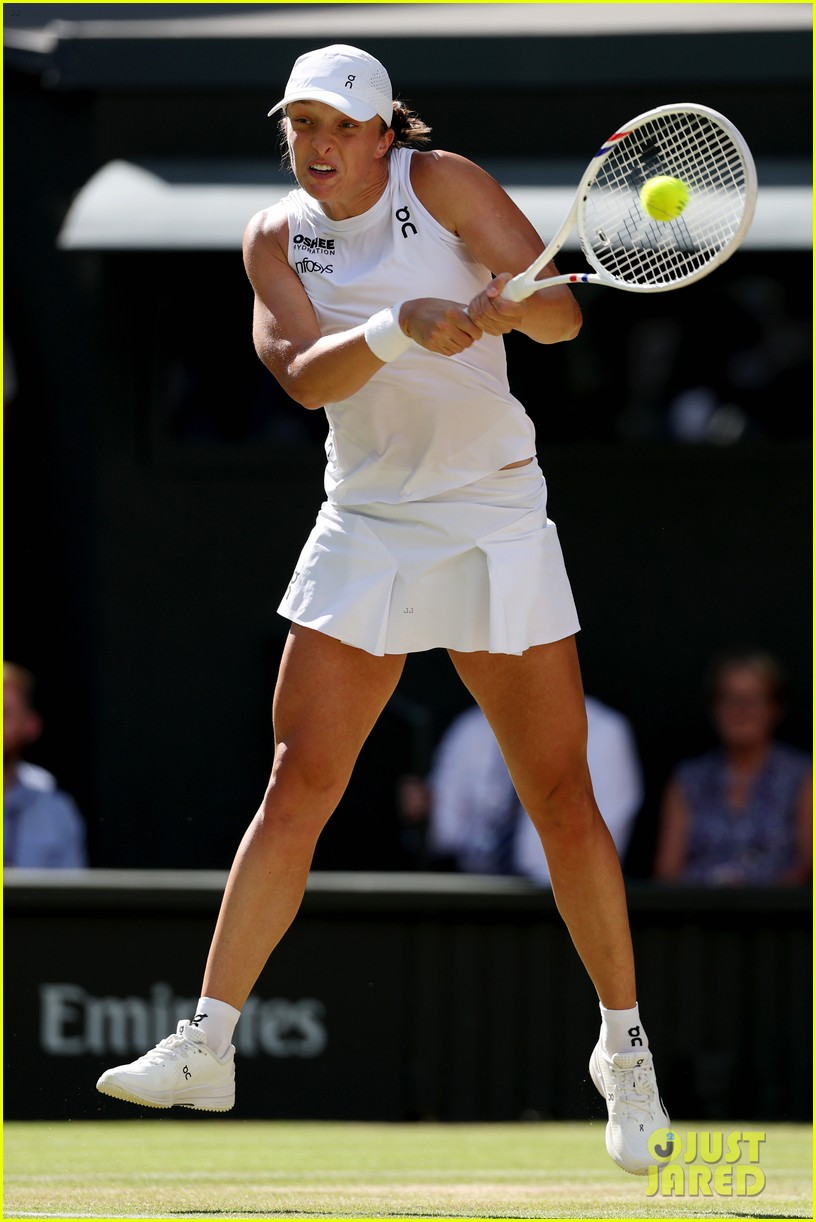 Iga Swiatek Defeats Amanda Anisimova in Wimbledon Final with Star-Studded Crowd Watching On ...