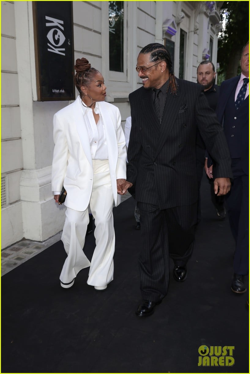 Janet Jackson Sparks Dating Rumors with Singer Maxwell While Holding Hands in London: Photo ...