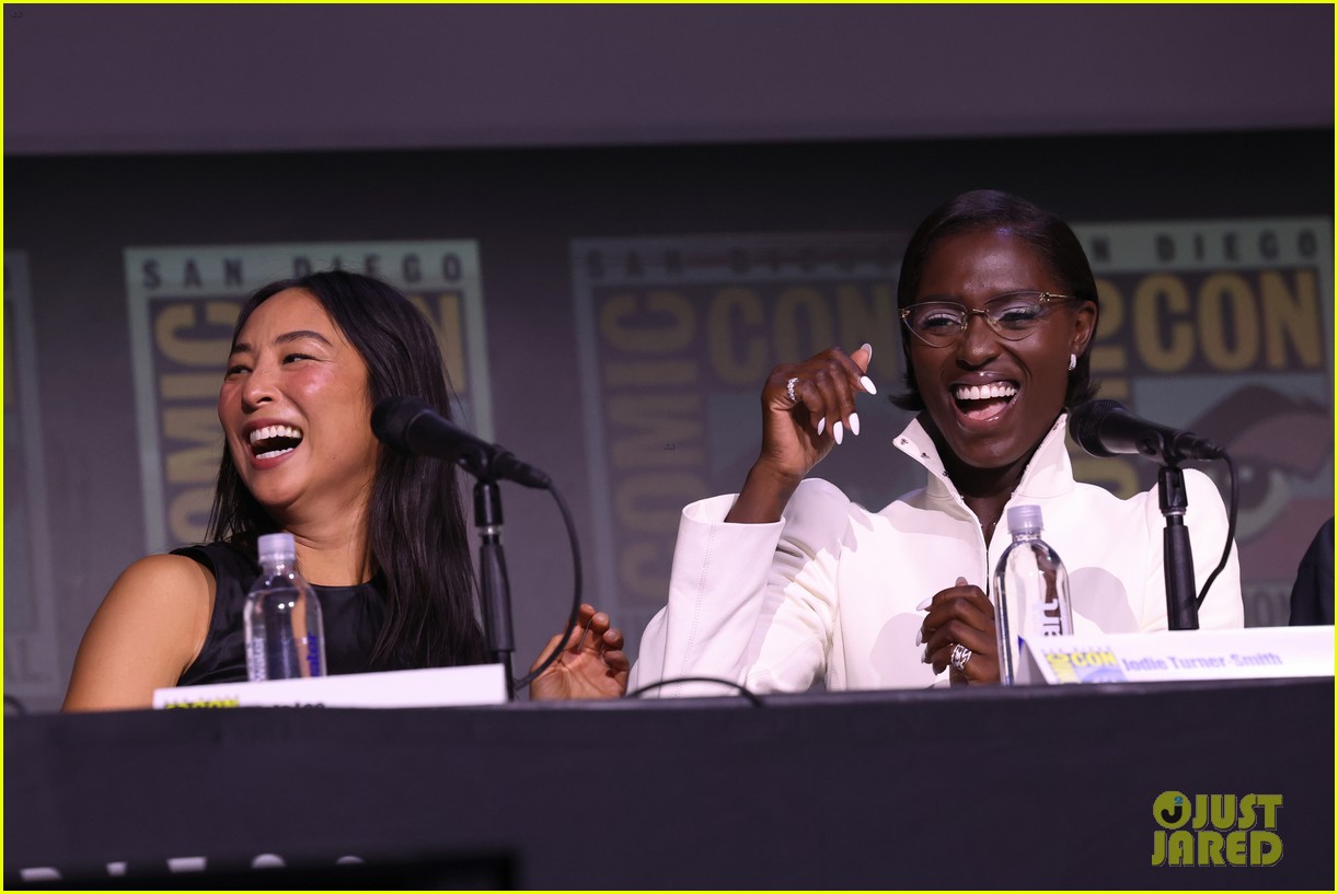 Jeff Bridges Says He 'Didn't Want to Offend' Method Actor Jared Leto ...