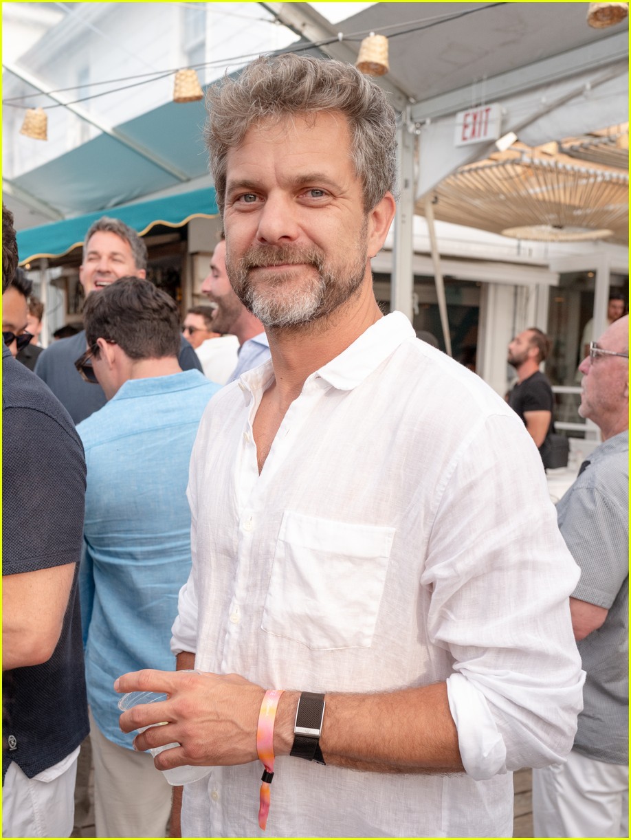 Joshua Jackson Spent July 4th in the Hamptons After the Upsetting ...