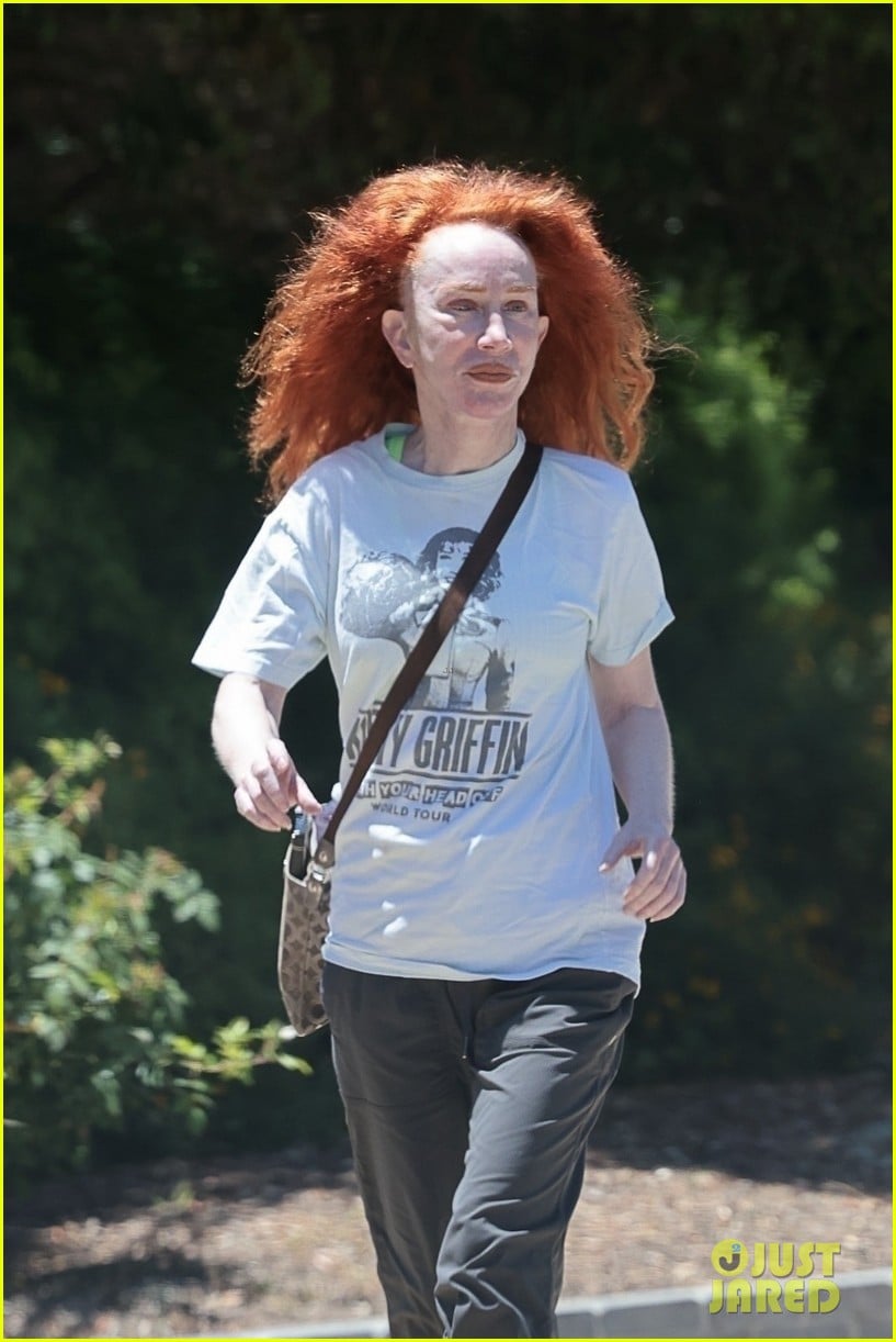 Kathy Griffin Goes Makeup Free While Joining a Friend for a Malibu ...