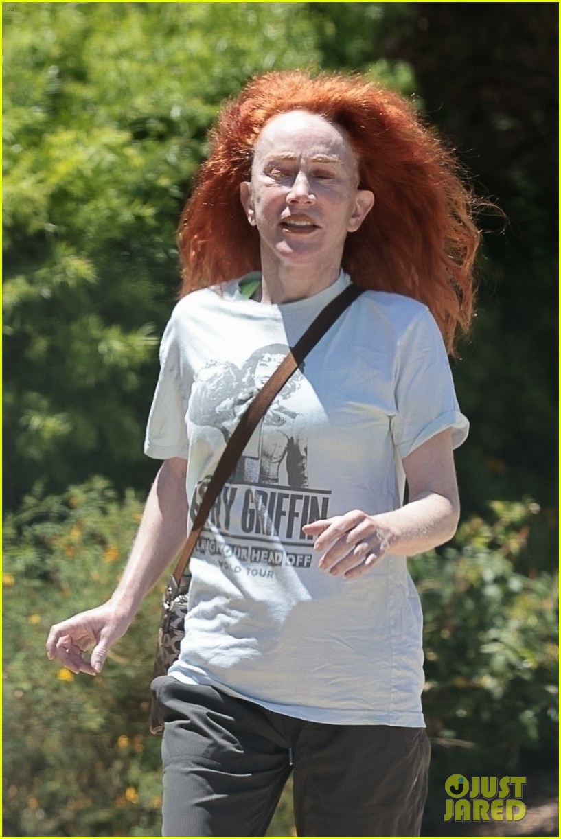 Kathy Griffin Goes Makeup Free While Joining a Friend for a Malibu ...