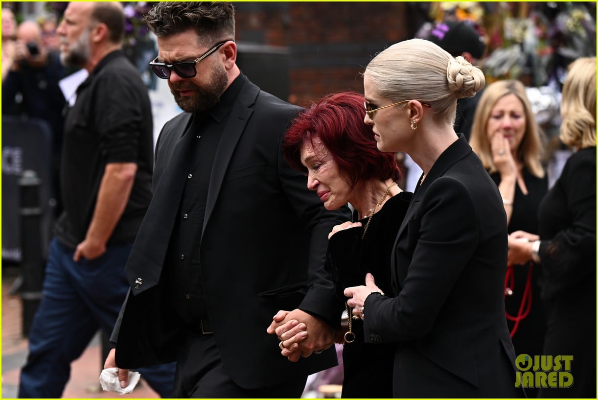 How Kelly Osbourne's Outfit at Dad Ozzy's Funeral Paid Tribute to Him: Photo 5187045 | Kelly ...