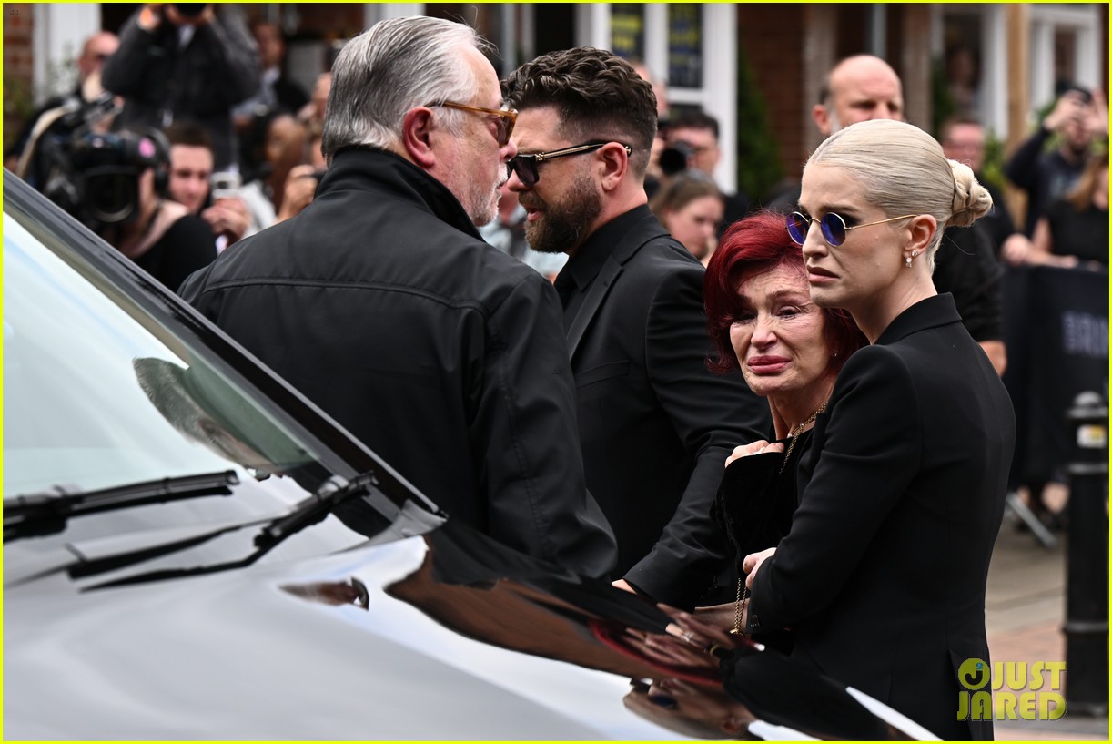 How Kelly Osbourne's Outfit at Dad Ozzy's Funeral Paid Tribute to Him: Photo 5187048 | Kelly ...