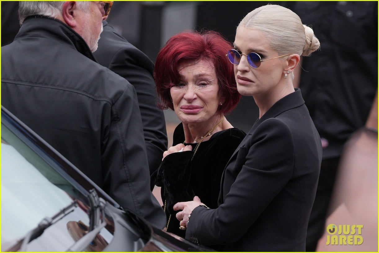 How Kelly Osbourne's Outfit at Dad Ozzy's Funeral Paid Tribute to Him: Photo 5187057 | Kelly ...
