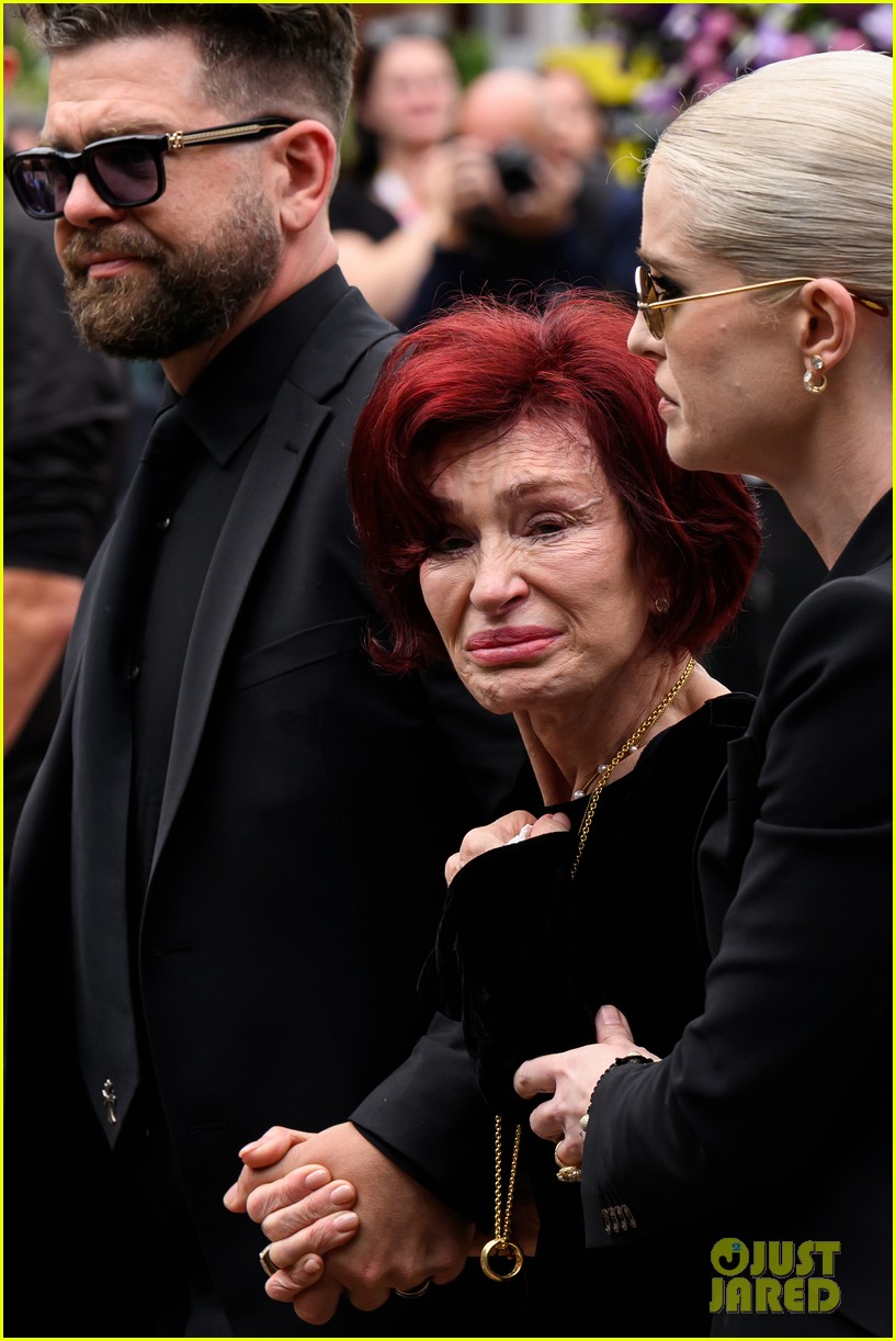How Kelly Osbourne's Outfit at Dad Ozzy's Funeral Paid Tribute to Him: Photo 5187068 | Kelly ...