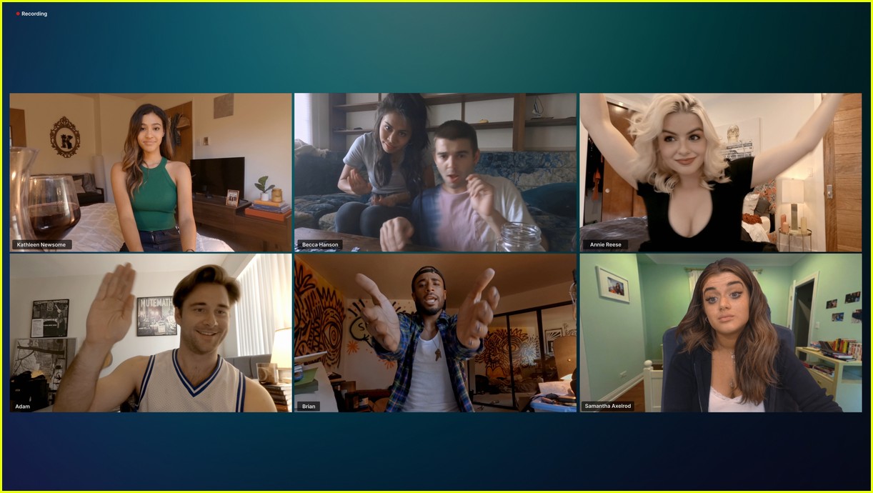 Ariel Winter, Jack Griffo, & Friends Experience The Most Terrifying Video Call in 'Don't Log Off ...