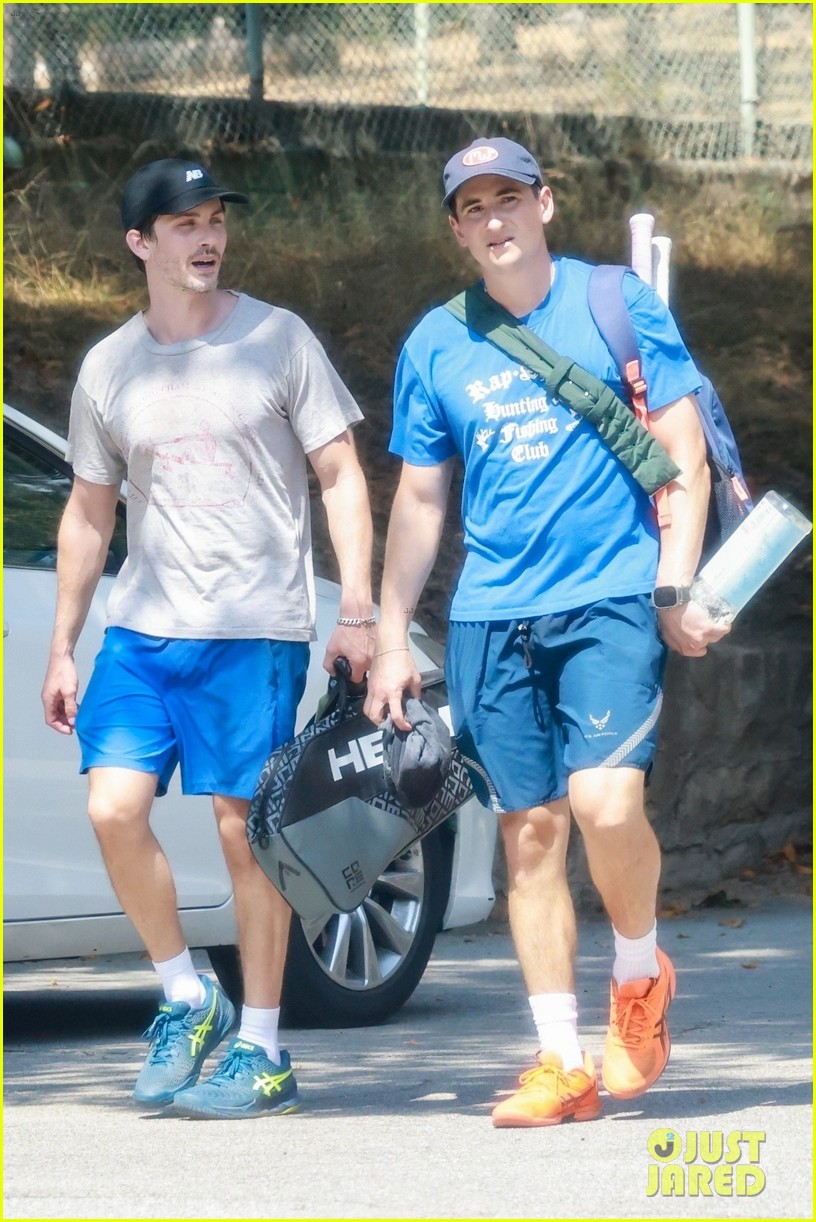 Logan Lerman Goes Shirtless for Tennis Match in L.A.: Photo 5184845 ...