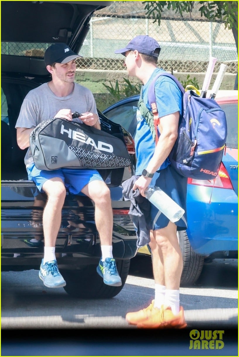 Logan Lerman Goes Shirtless for Tennis Match in L.A.: Photo 5184847 ...