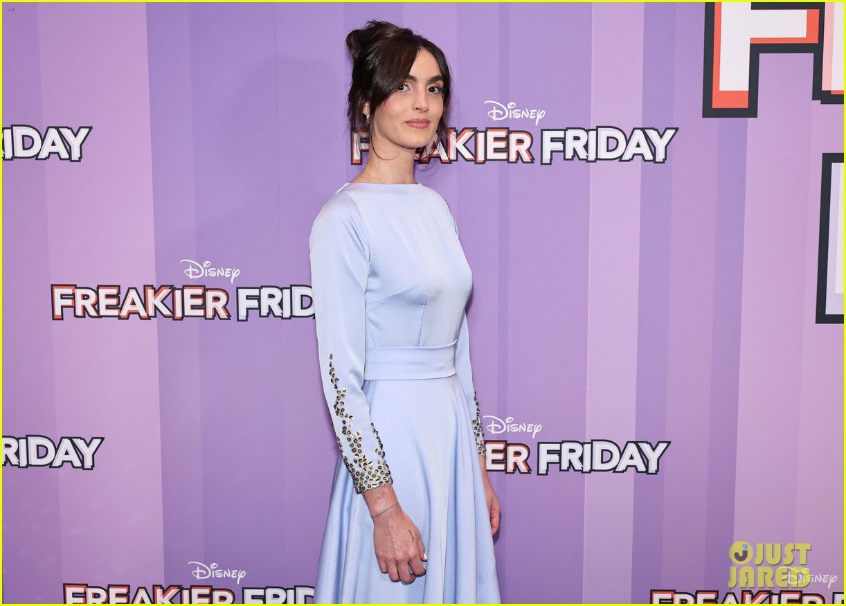 Lindsay Lohan Makes Rare Appearance with Mom Dina, Her 3 Siblings ...