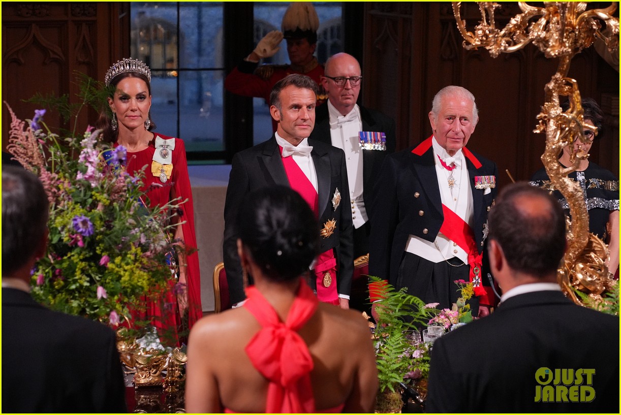 Kate Middleton Reunites with Wedding Dress Designer for Red French ...