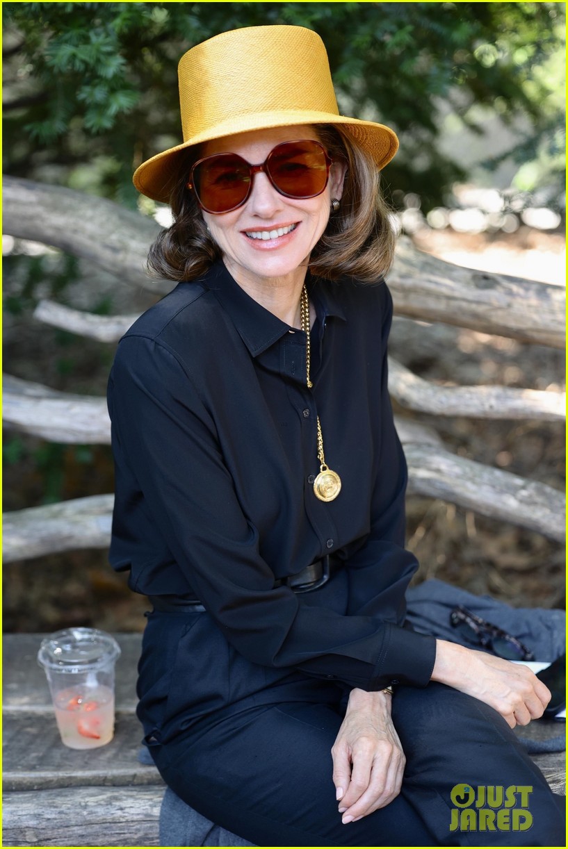 Naomi Watts Seen as Jackie Kennedy for First Time on 'American Love ...