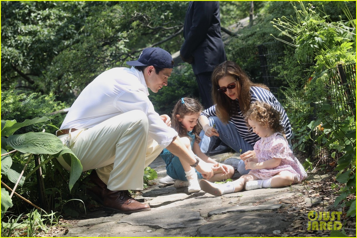 Naomi Watts Seen as Jackie Kennedy for First Time on 'American Love ...