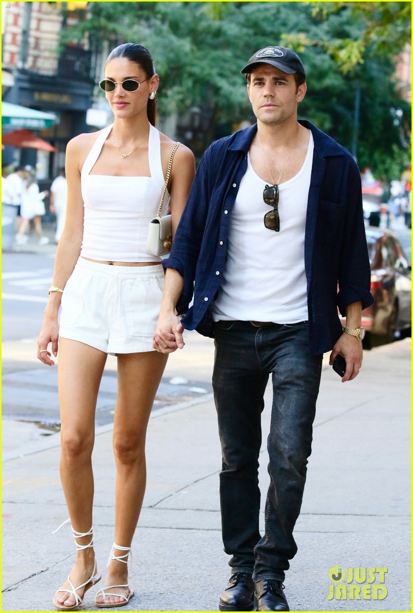 Paul Wesley & Natalie Kuckenburg Hold Hands in NYC After Announcing Engagement: Photo 5186541 ...