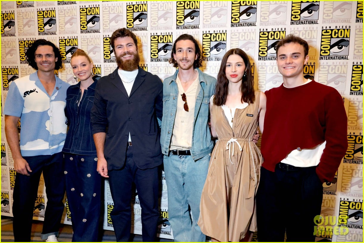 Outlander's Eighth & Final Season Release Time Frame Revealed, New ...