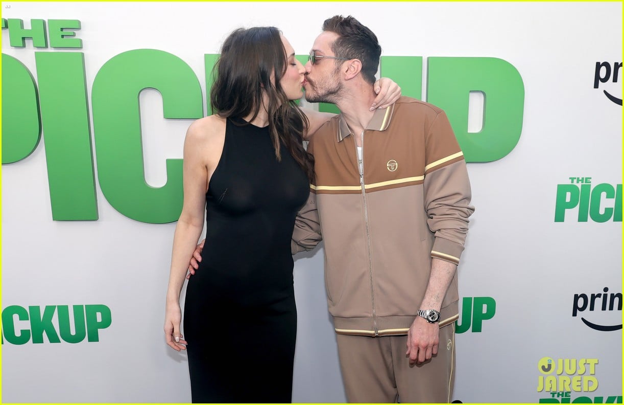 Pete Davidson & Pregnant Girlfriend Elsie Hewitt Make First Public Appearance Since Announcing ...