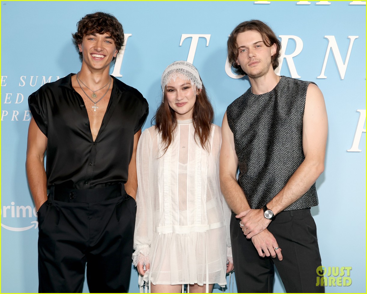 Lola Tung Joins Gavin Casalegno & Christopher Briney at 'The Summer I Turned Pretty' Season 3 ...